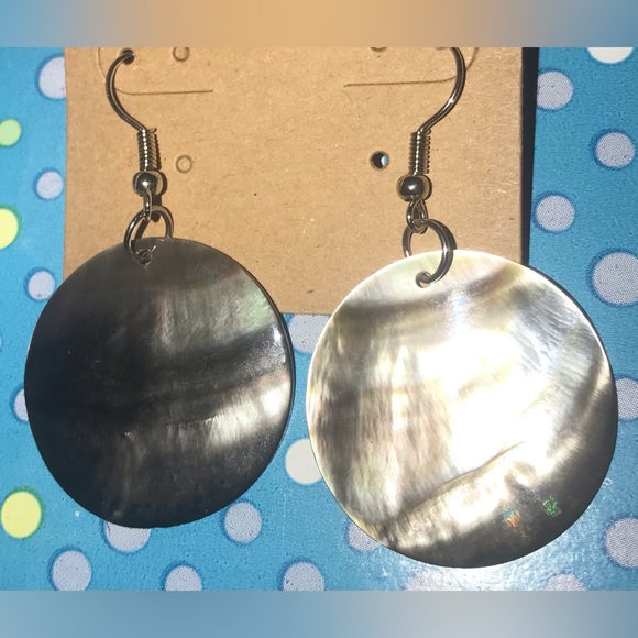 Jewelry | Seashell Medallion Gray Iridescent Shell Mermaid Ocean ...